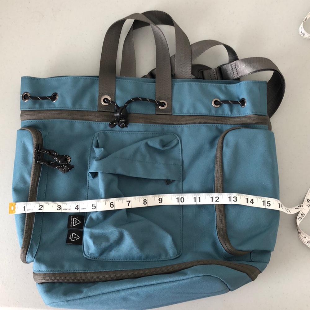 Doughnut Nomad Pyramid 13l Travel Backpack - Gem